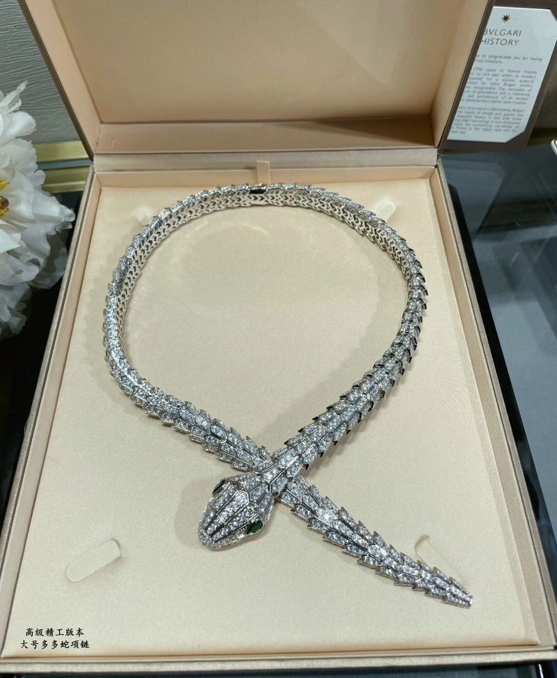 Brand-authenticated Bvlgari Necklaces