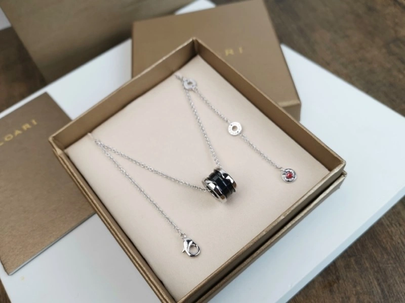 Indistinguishable Bvlgari Necklaces