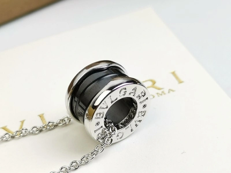 Indistinguishable Bvlgari Necklaces