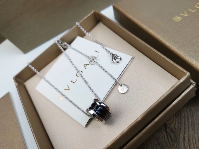 Indistinguishable Bvlgari Necklaces