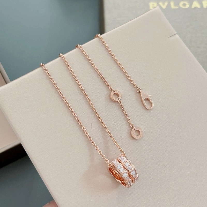 Top mirror Bvlgari Necklaces