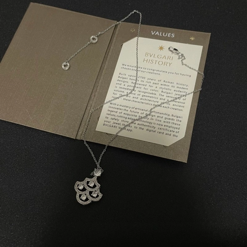Brand-authenticated Bvlgari Necklaces