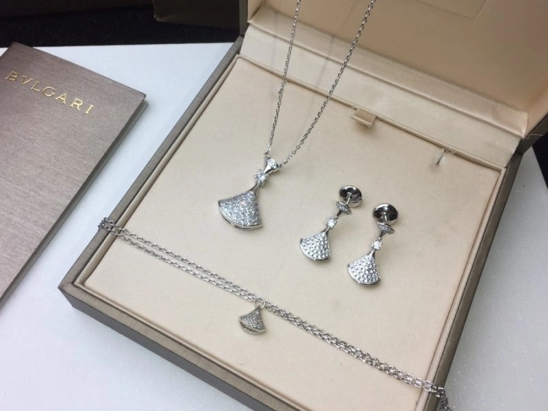 Precise copy Bvlgari Necklaces