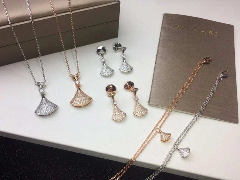 Precise copy Bvlgari Necklaces