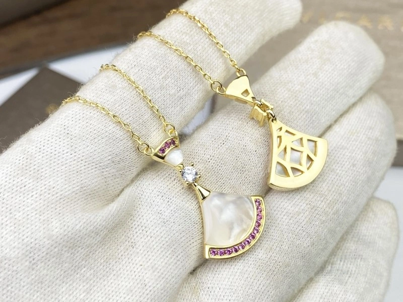 Cut-rate Bvlgari Necklaces