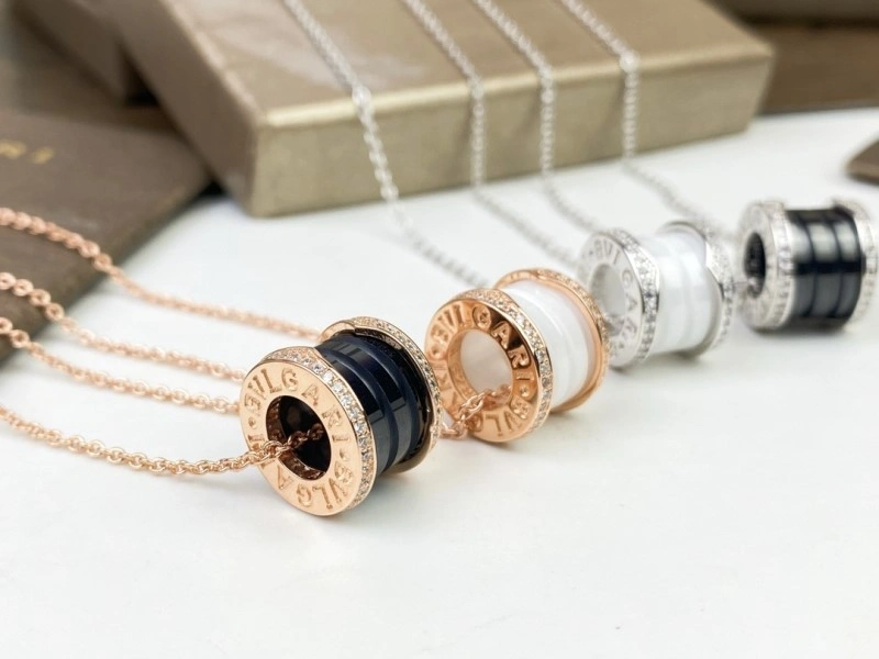 Cut-rate Bvlgari Necklaces