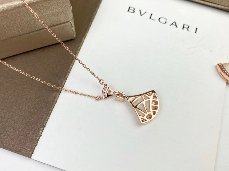 Indistinguishable Bvlgari Necklaces