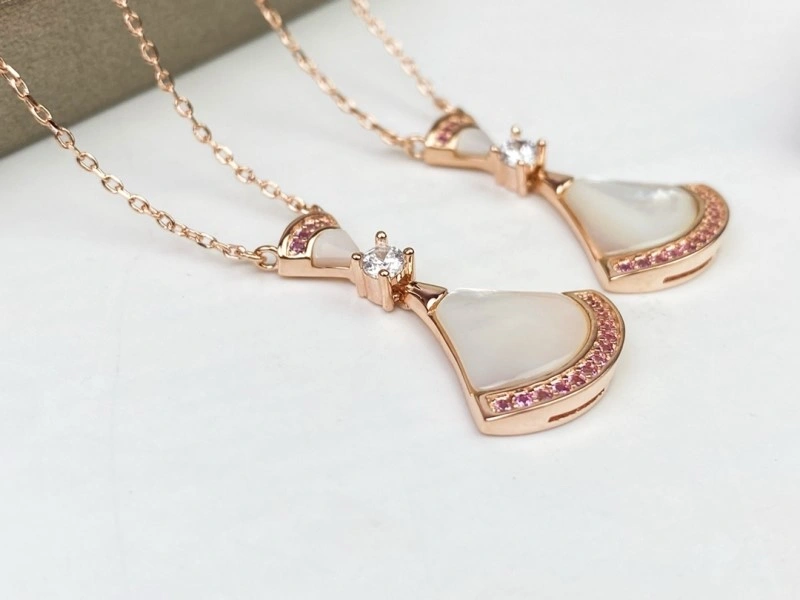 Indistinguishable Bvlgari Necklaces