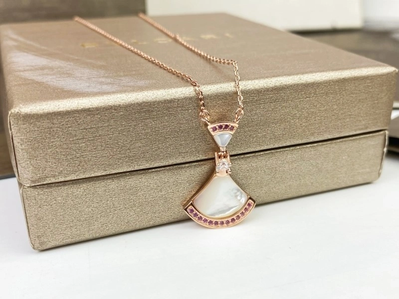 Indistinguishable Bvlgari Necklaces