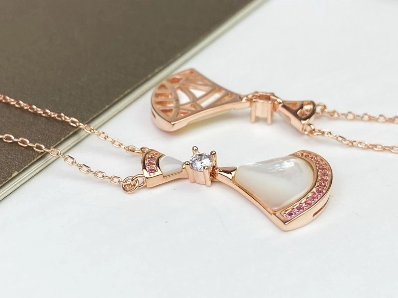 Indistinguishable Bvlgari Necklaces