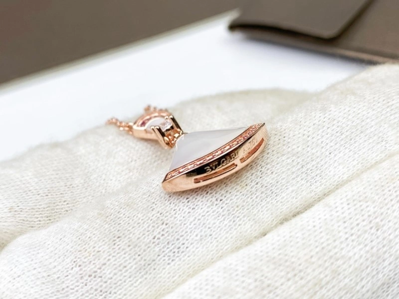Indistinguishable Bvlgari Necklaces