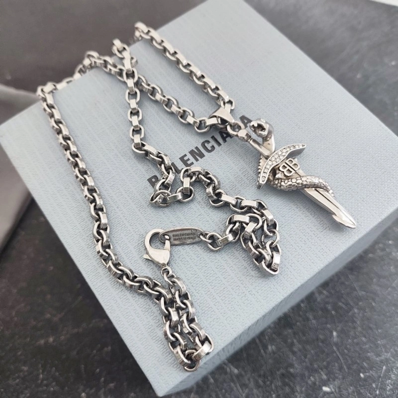 Brand-authenticated Bvlgari Necklaces