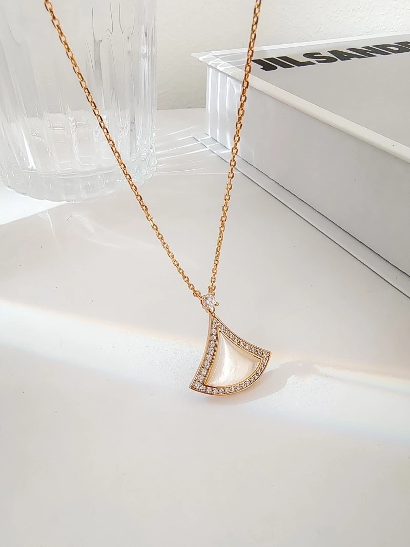 Bargain Bvlgari Necklaces