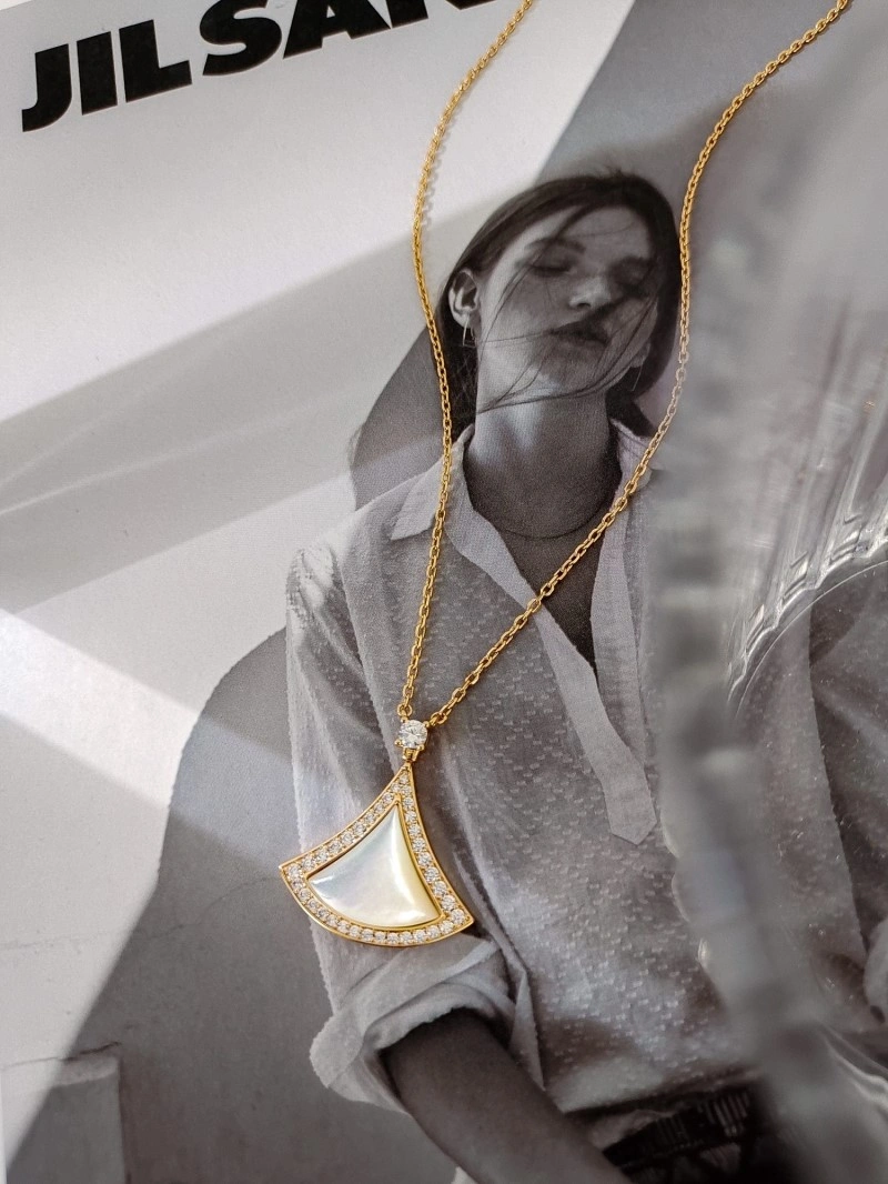 Bargain Bvlgari Necklaces