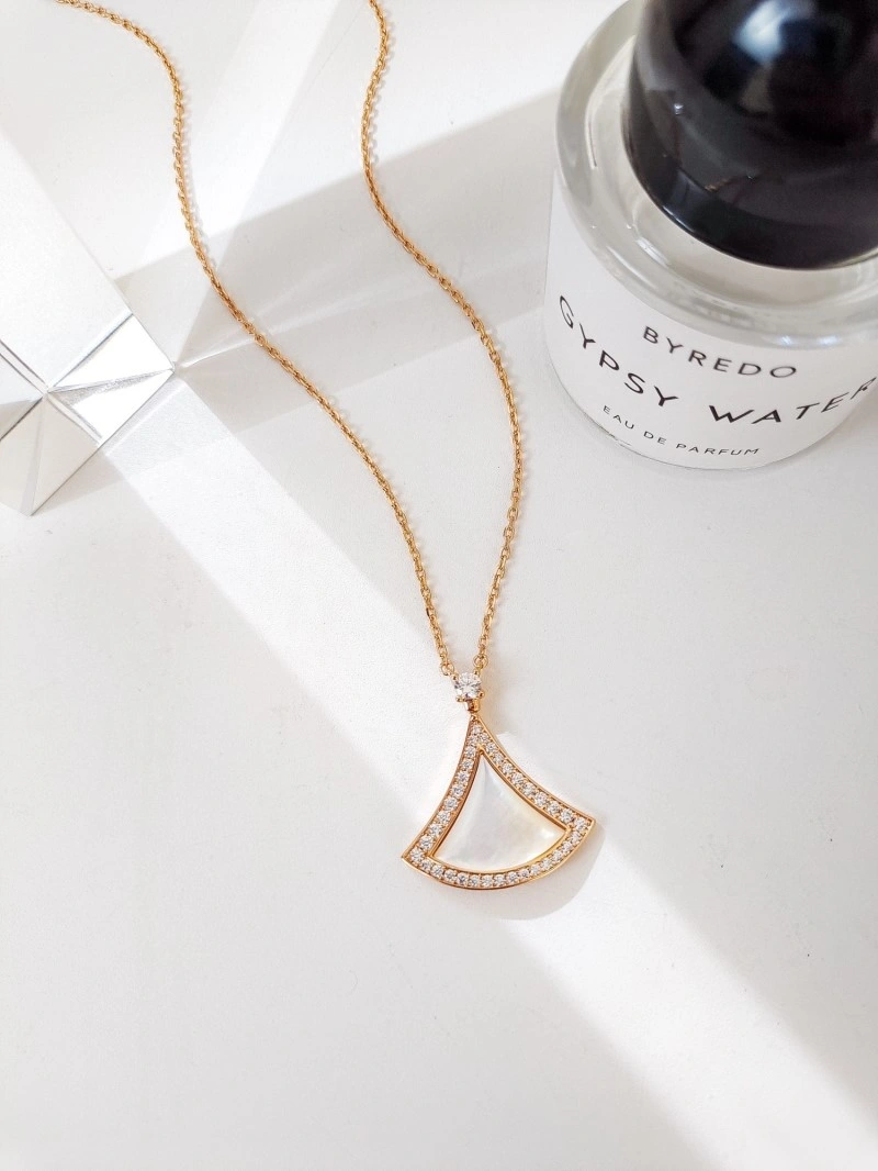 Bargain Bvlgari Necklaces