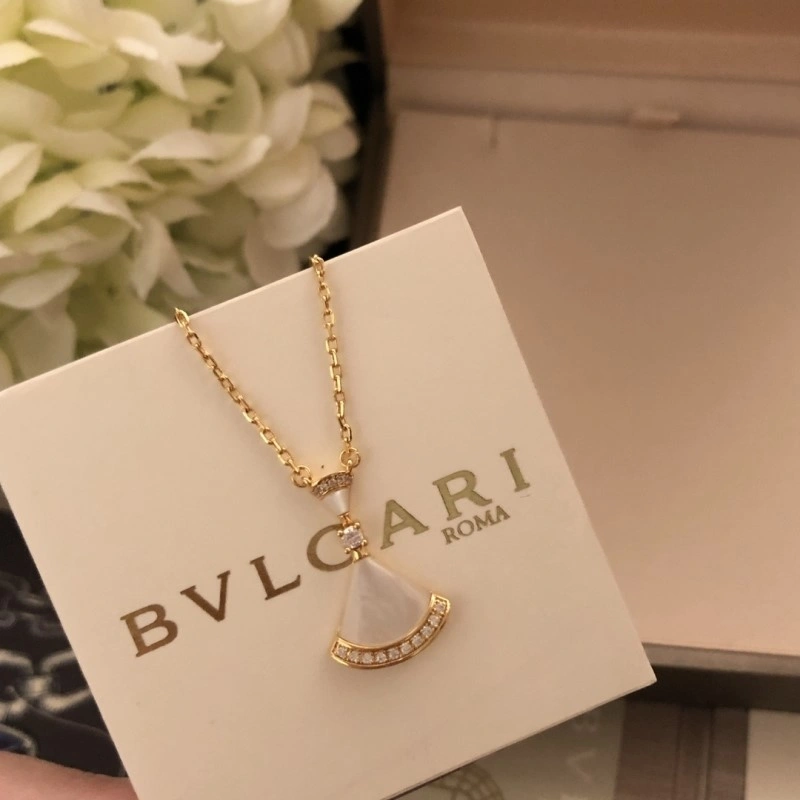 Indistinguishable Bvlgari Necklaces