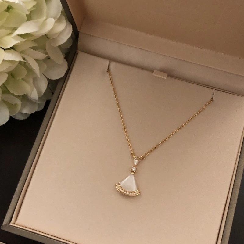 Indistinguishable Bvlgari Necklaces