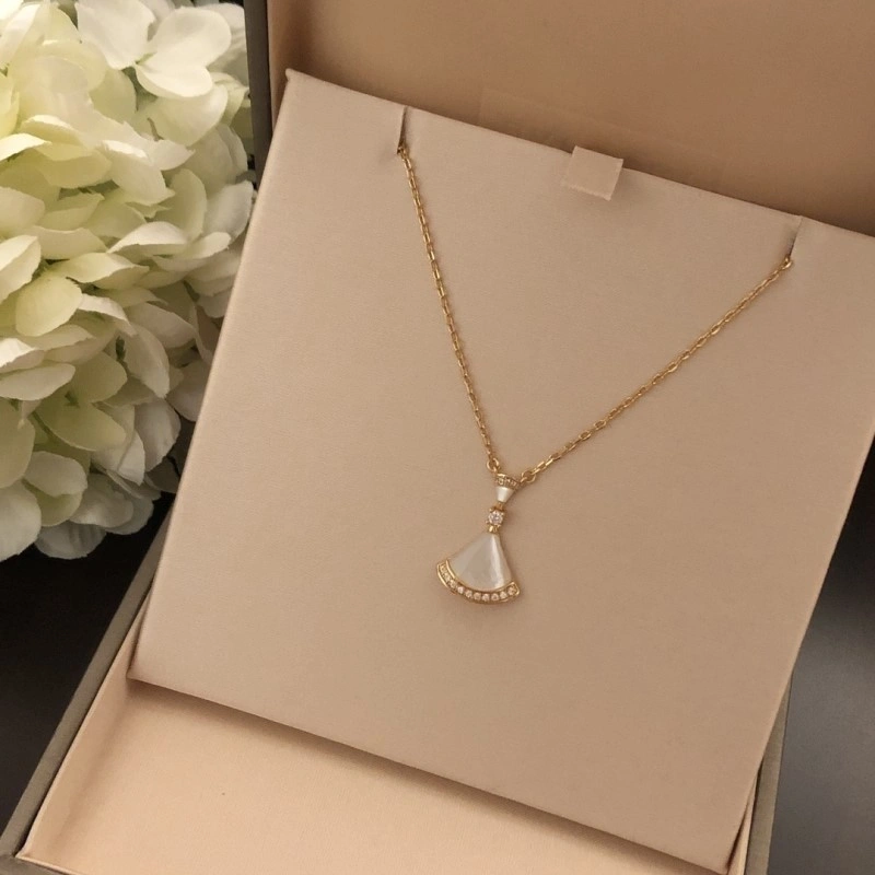 Indistinguishable Bvlgari Necklaces