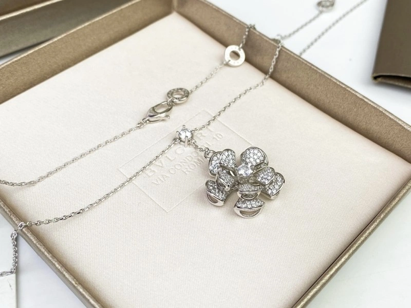 Top match Bvlgari Necklaces