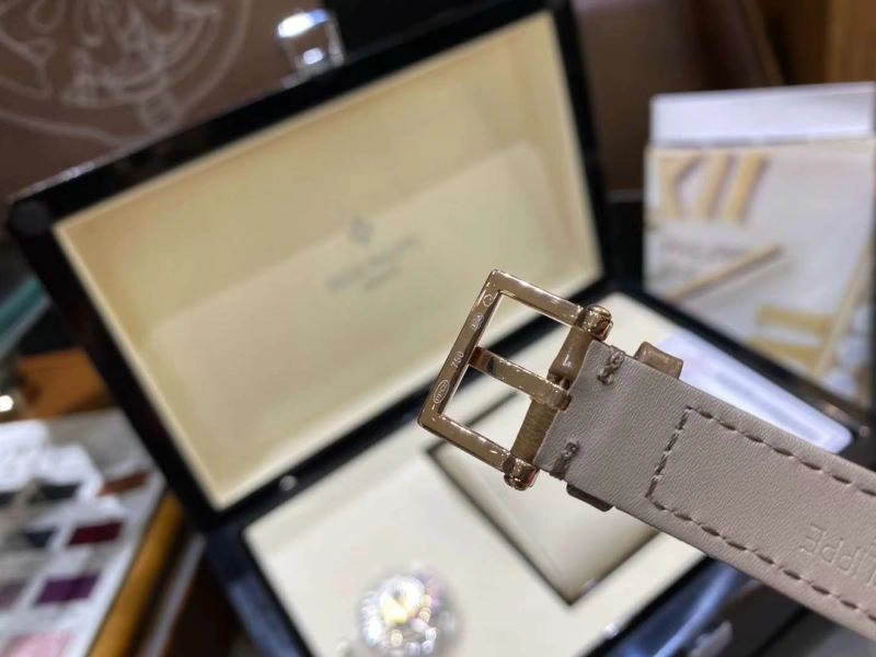 Official CARTIER Watches