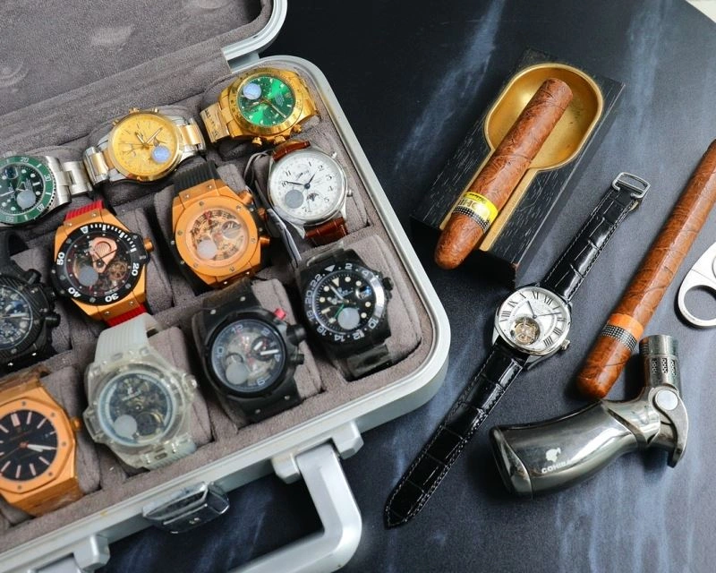 CARTIER Watches