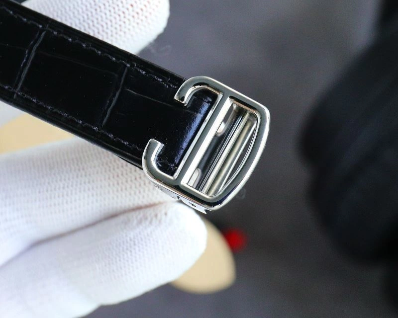 Accurate model CARTIER Watches