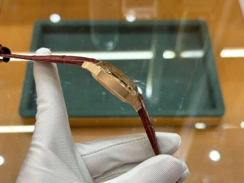 Low-cost CARTIER Watches