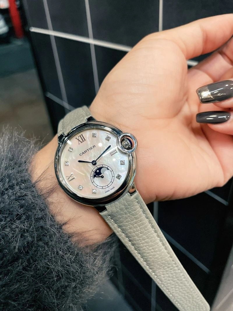 Accurate model CARTIER Watches