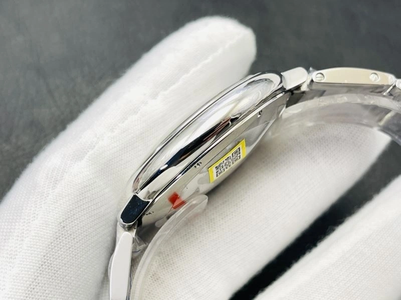 Accurate model CARTIER Watches