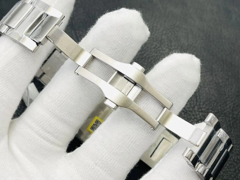 Accurate model CARTIER Watches