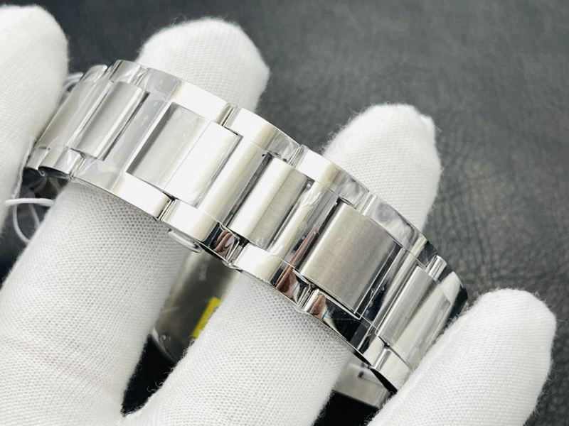 Accurate model CARTIER Watches