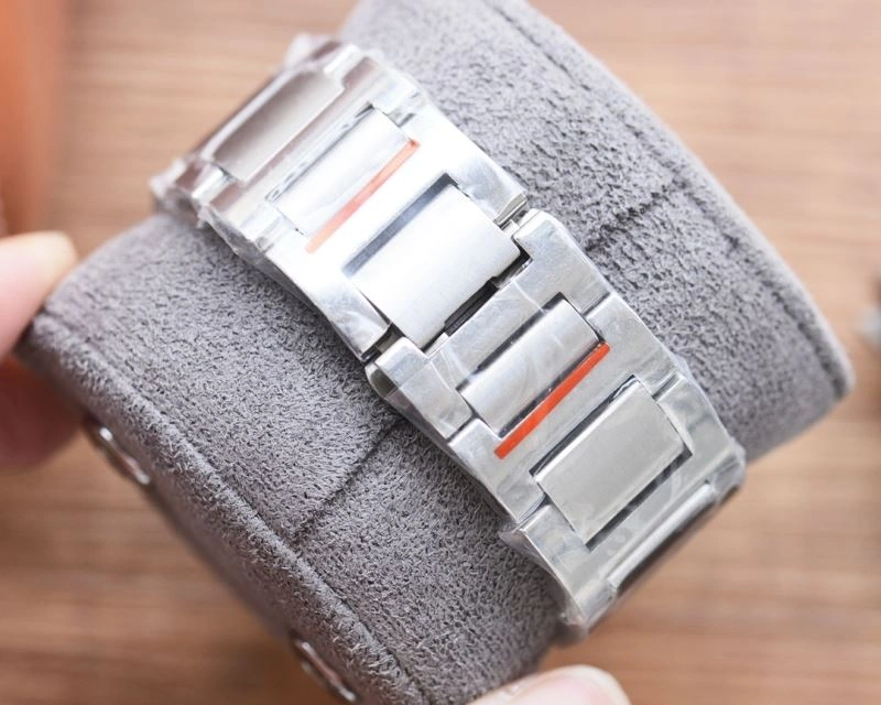 Cut-rate CARTIER Watches
