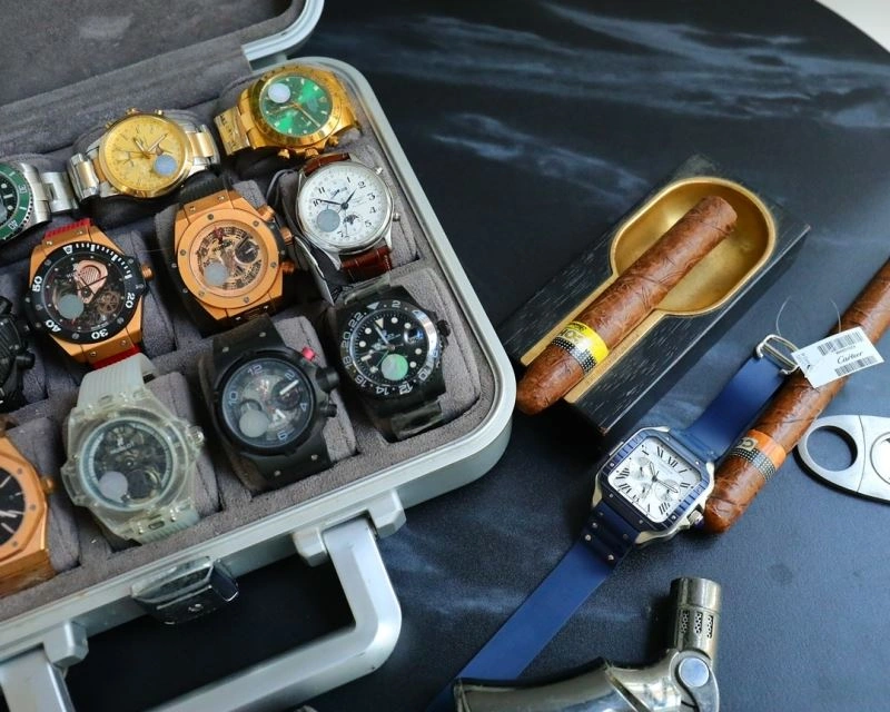 CARTIER Watches