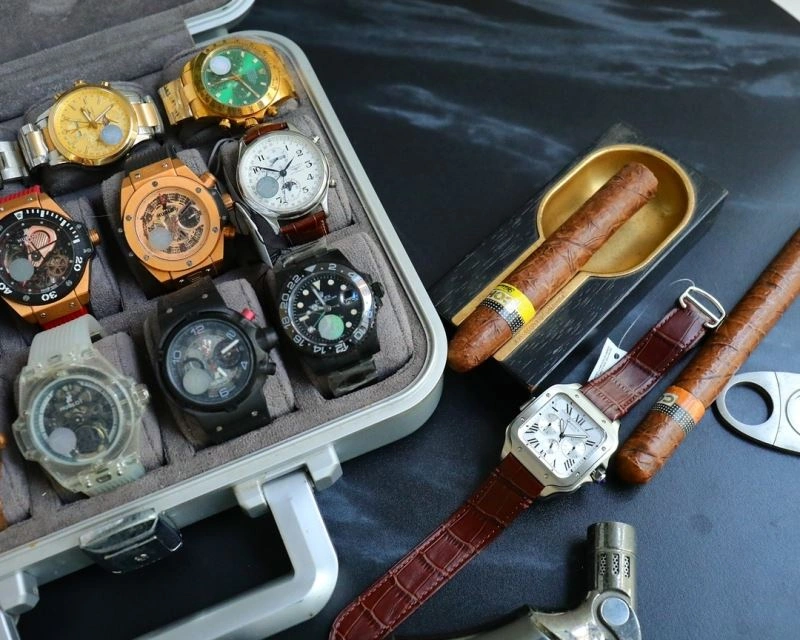 CARTIER Watches