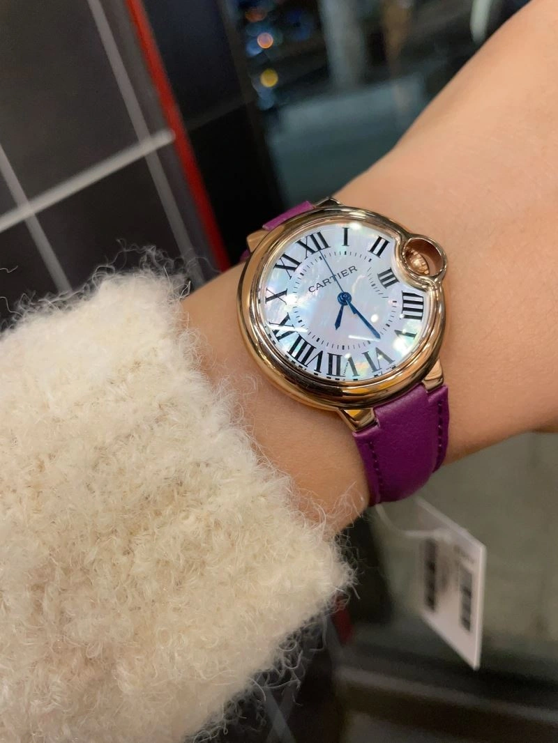 Accurate model CARTIER Watches