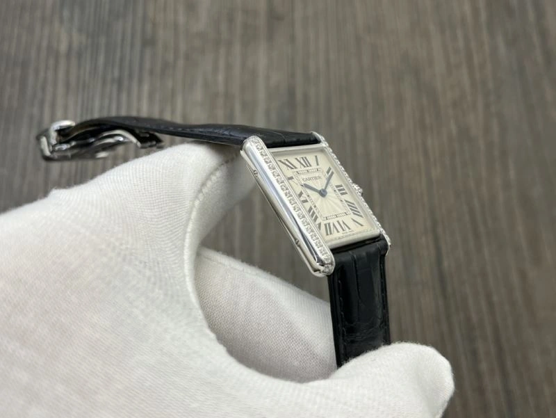 Accurate model CARTIER Watches