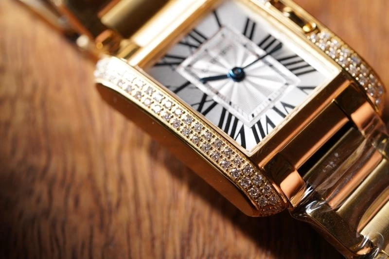 Inexpensive CARTIER Watches