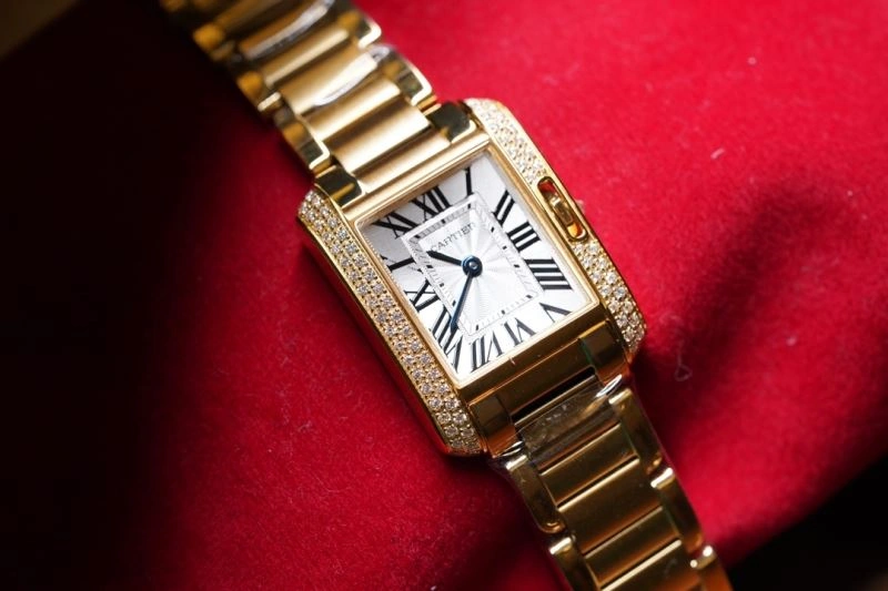 Accurate model CARTIER Watches