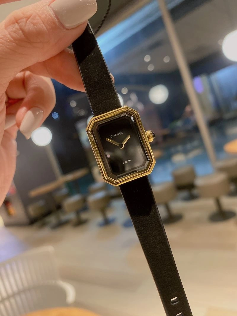 Economical CHANEL Watches
