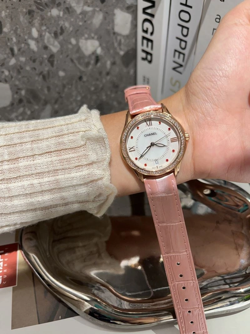 Accurate model CHANEL Watches