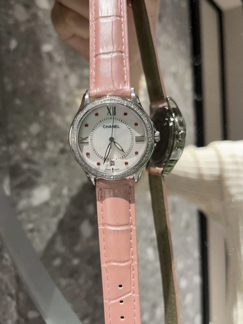 Accurate model CHANEL Watches