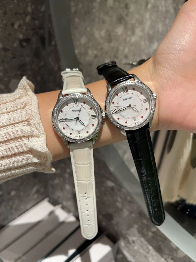 Accurate model CHANEL Watches