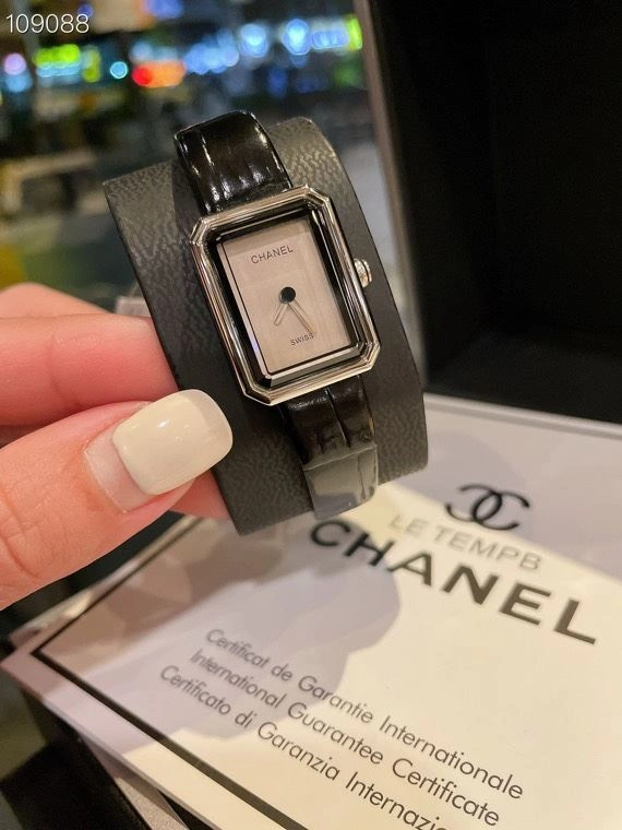 Cut-rate CHANEL Watches