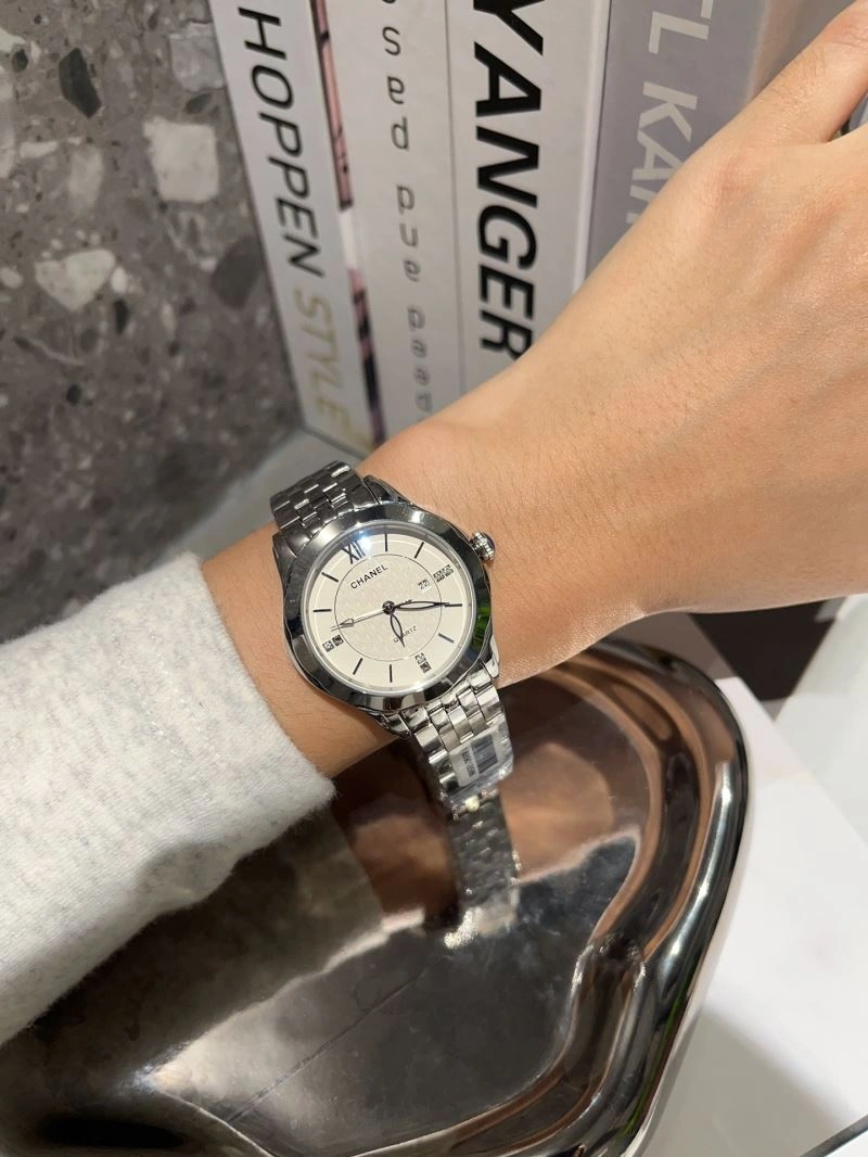 Accurate model CHANEL Watches