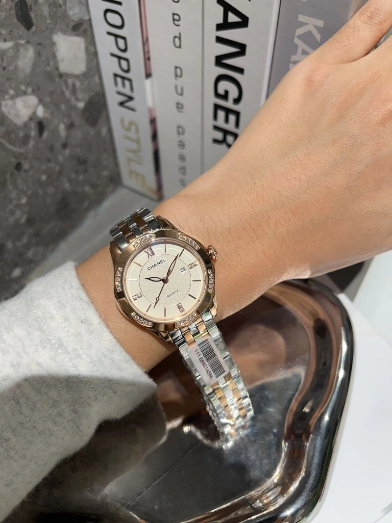 Accurate model CHANEL Watches