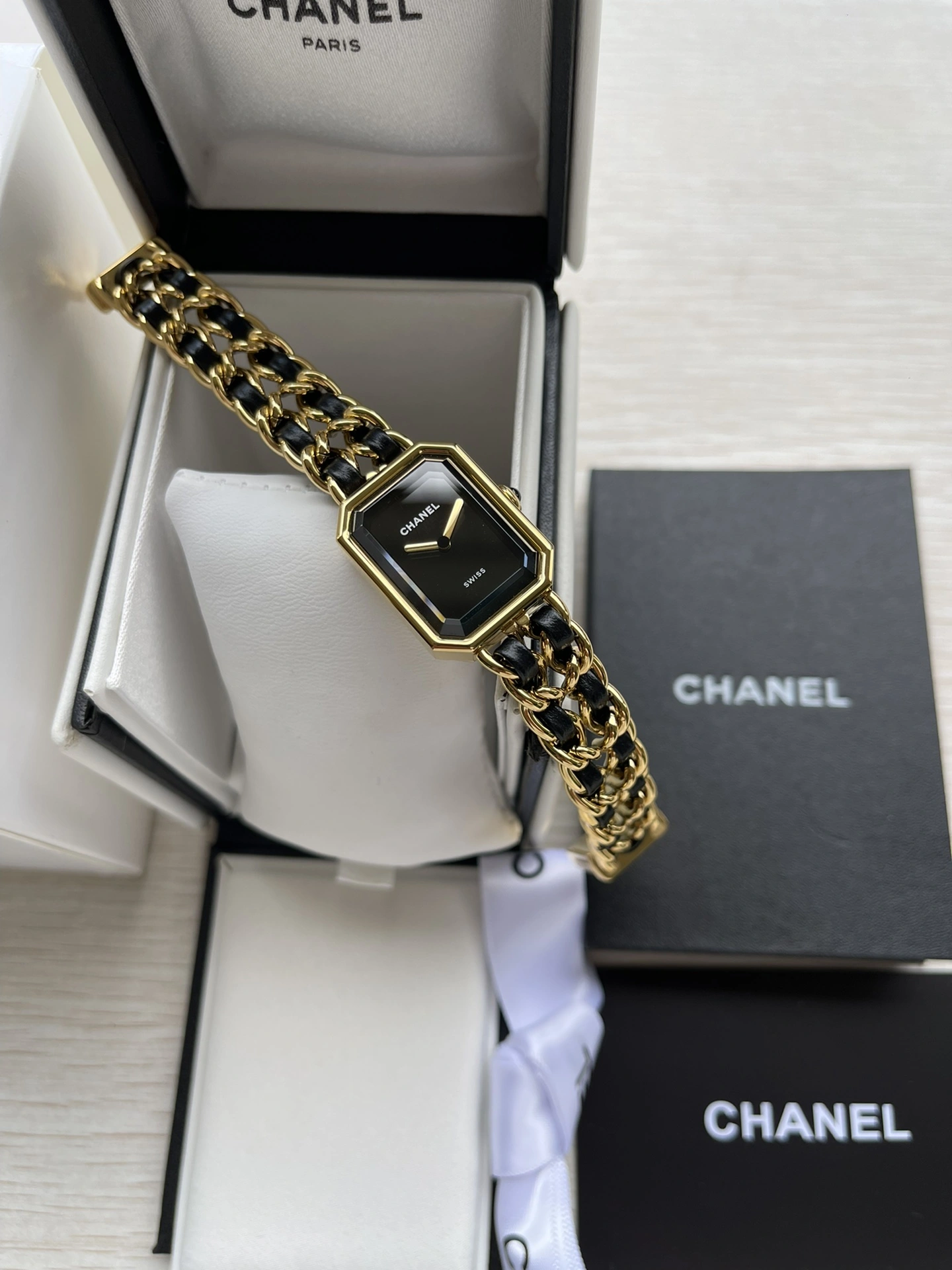 Official CHANEL Watches