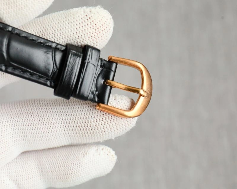 Accurate model CHANEL Watches