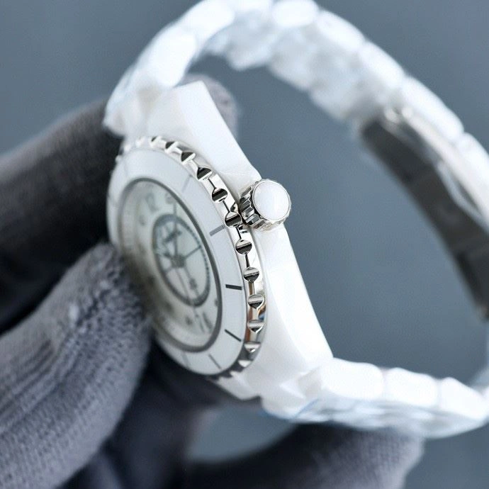 Cut-rate CHANEL Watches