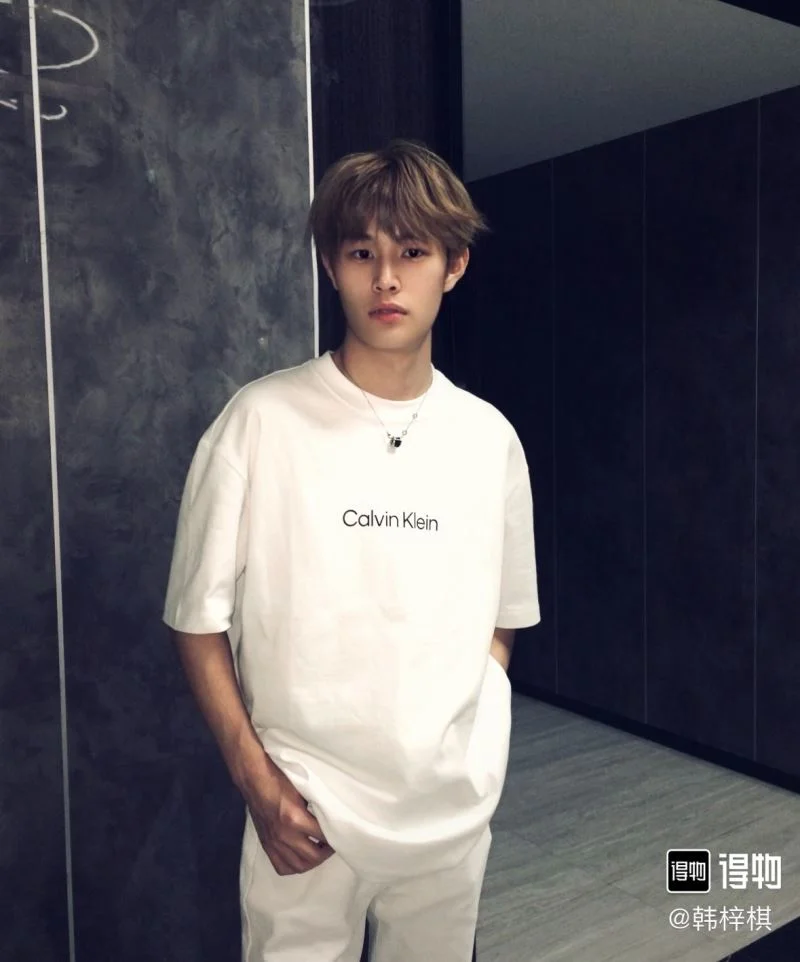 Top match Calvin Klein T-Shirts