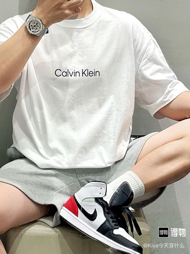 Top match Calvin Klein T-Shirts